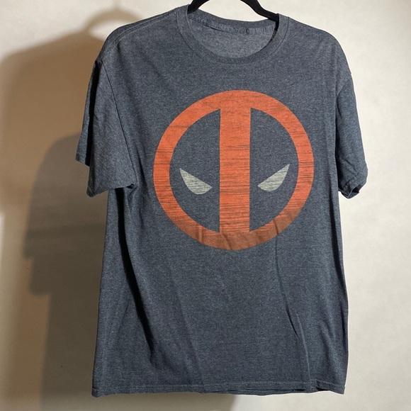 Shirts | Unbranded Tshirt With Graphic | Poshmark